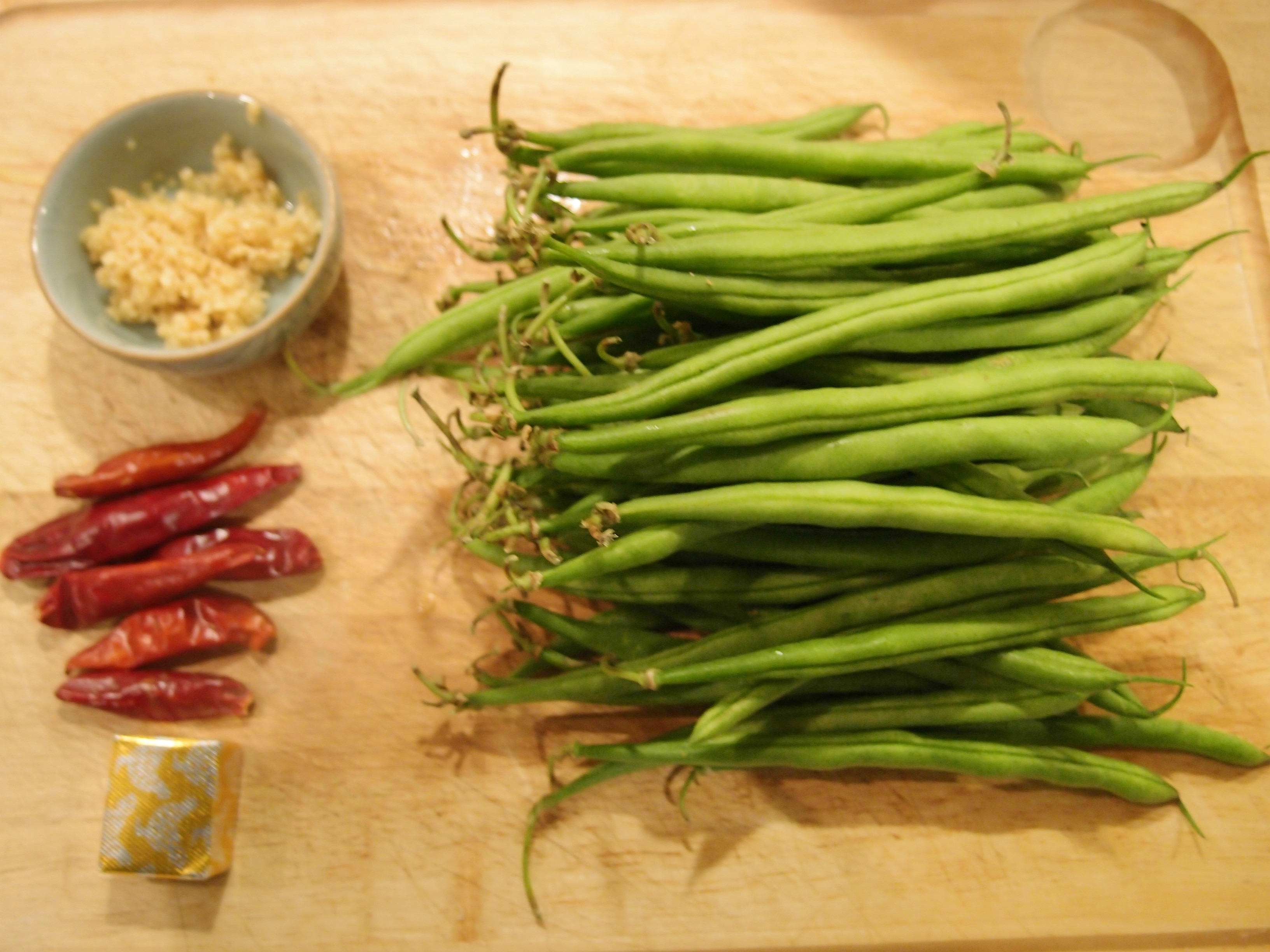 Dry fried green beans with chilli (gan bian sijidou) – a simple veggie ...