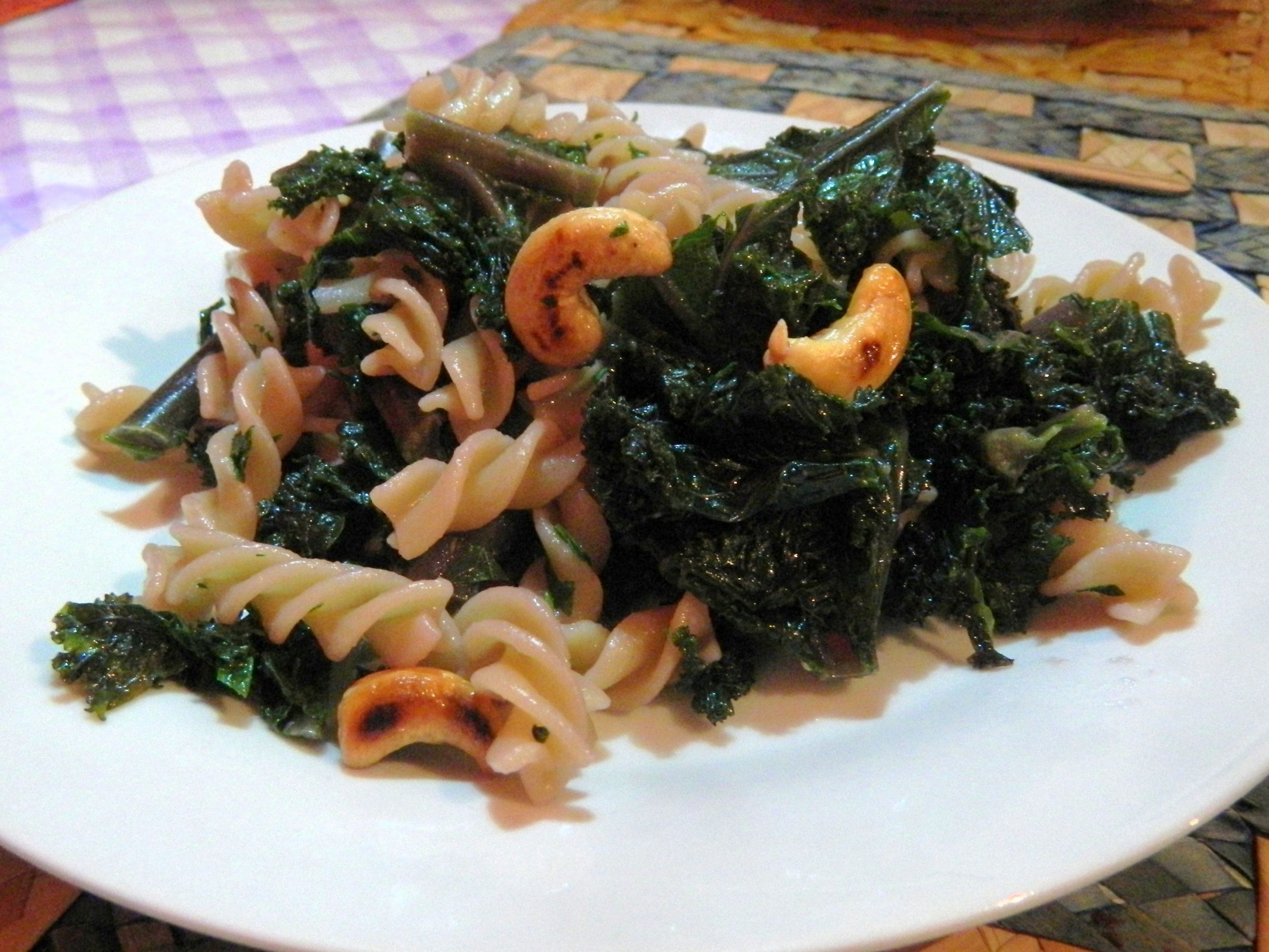 Simple Kale Pasta with Cashew Nuts – Blender & Basil